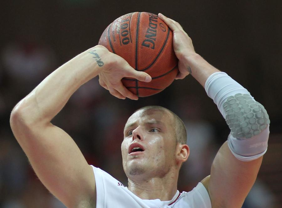 Maciej Lampe trafił do Caja Laboral Vitoria - Koszykówka - Sport - NBA ...