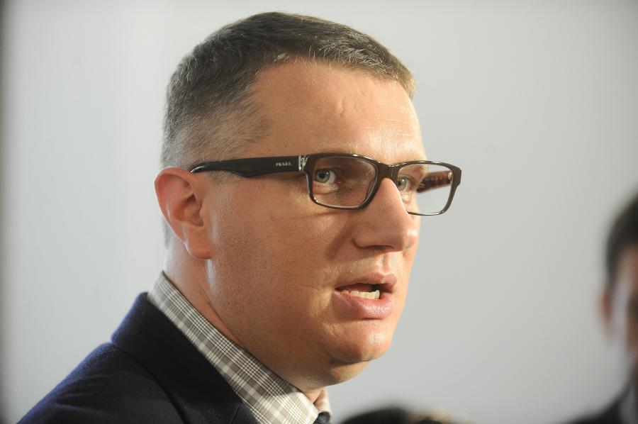 Przemysław Wipler za kółkiem. Tak poseł łamie przepisy - Auto i ... Przemysław Wipler za kółkiem. Tak poseł łamie przepisy - Auto i ...